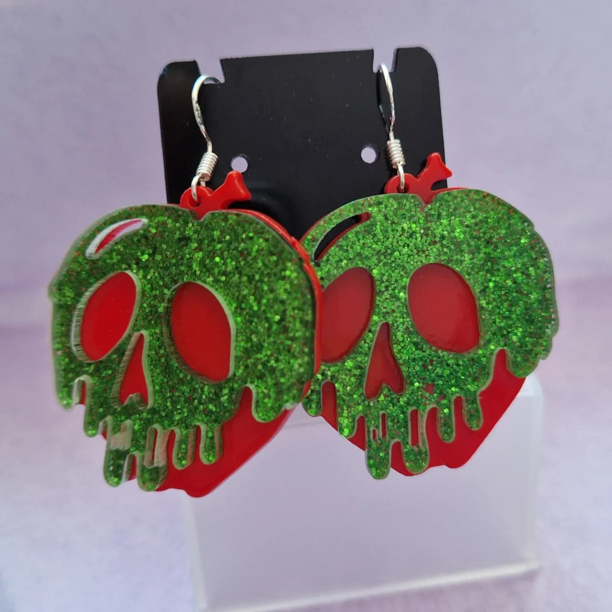 Giftig æble øreringe - Mærkedage - Resin Creation